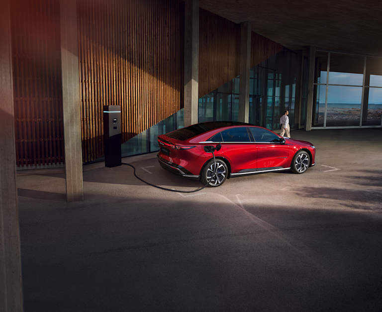 De Roover & Zonen | Erkend verdeler | Mazda België