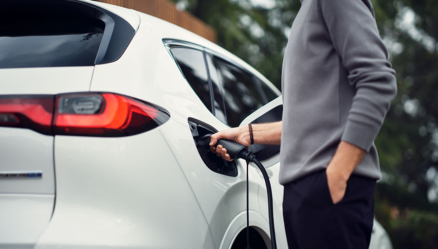 MAZDA CX-60 2025 – PREDVÁDZACIA MIESTNOSŤ