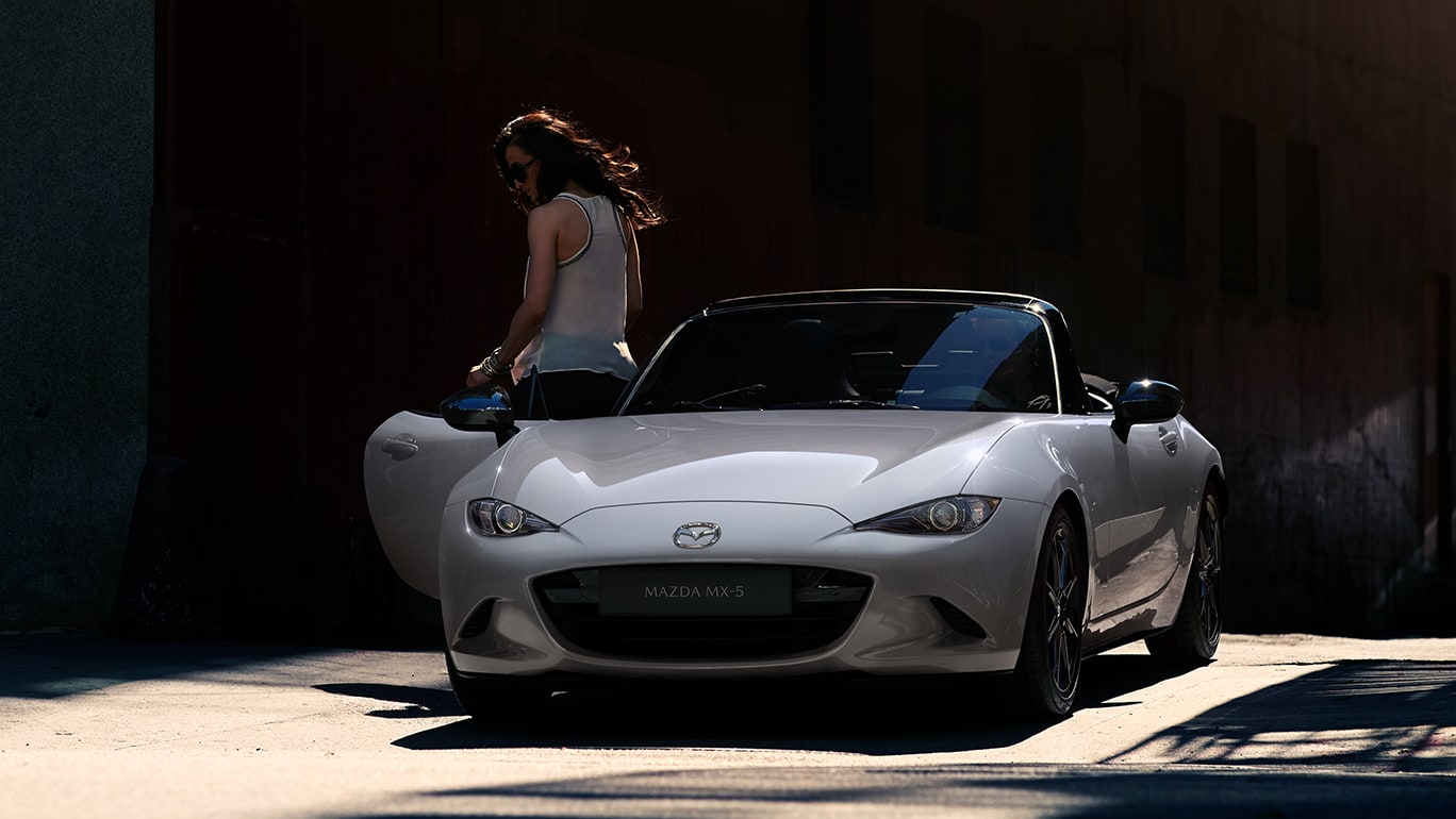 Mazda Mx 5 Roadster Mazda MX 5 Review | Carbuyer