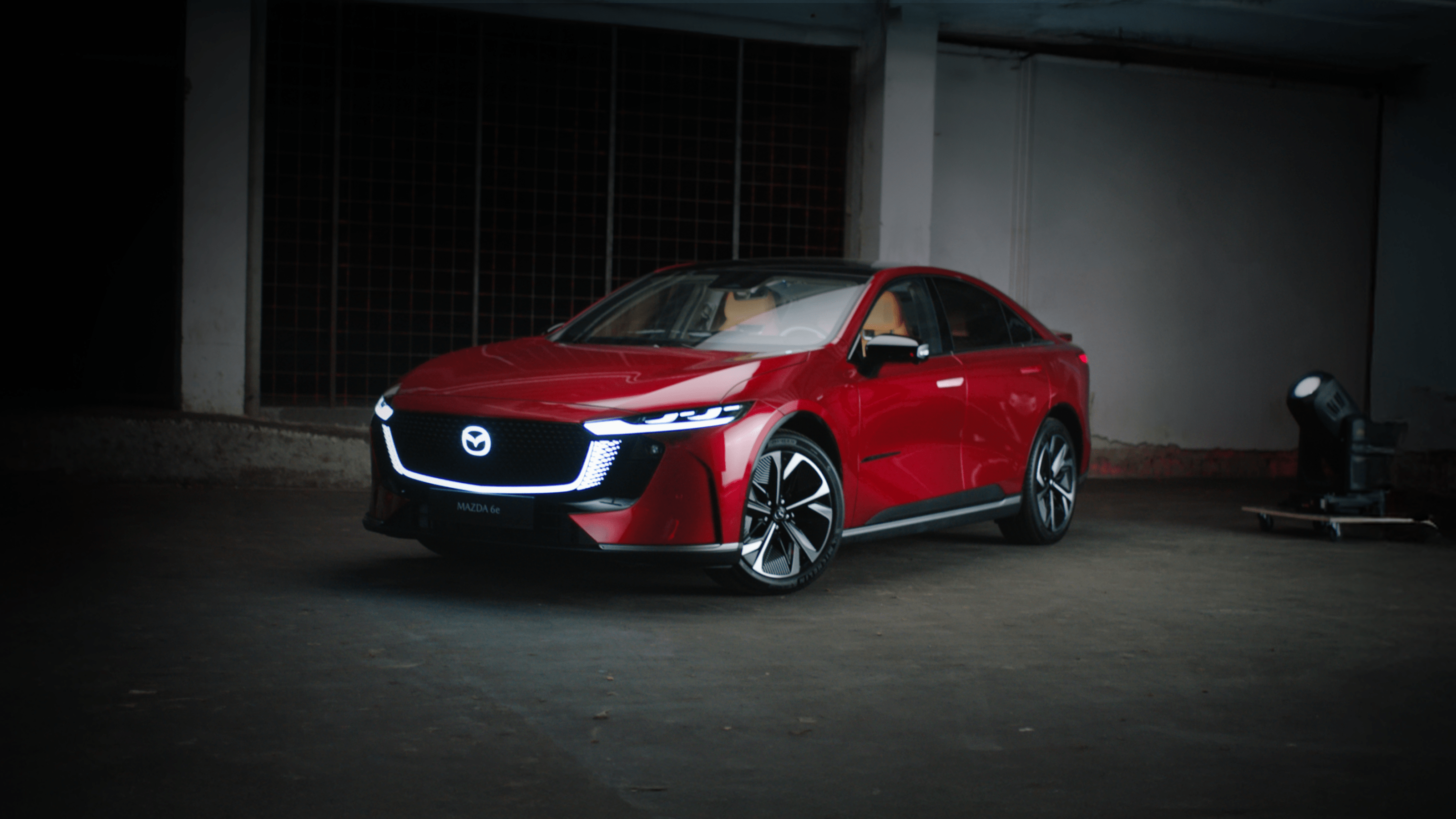 Wagen zonder logo | Mazda Belux